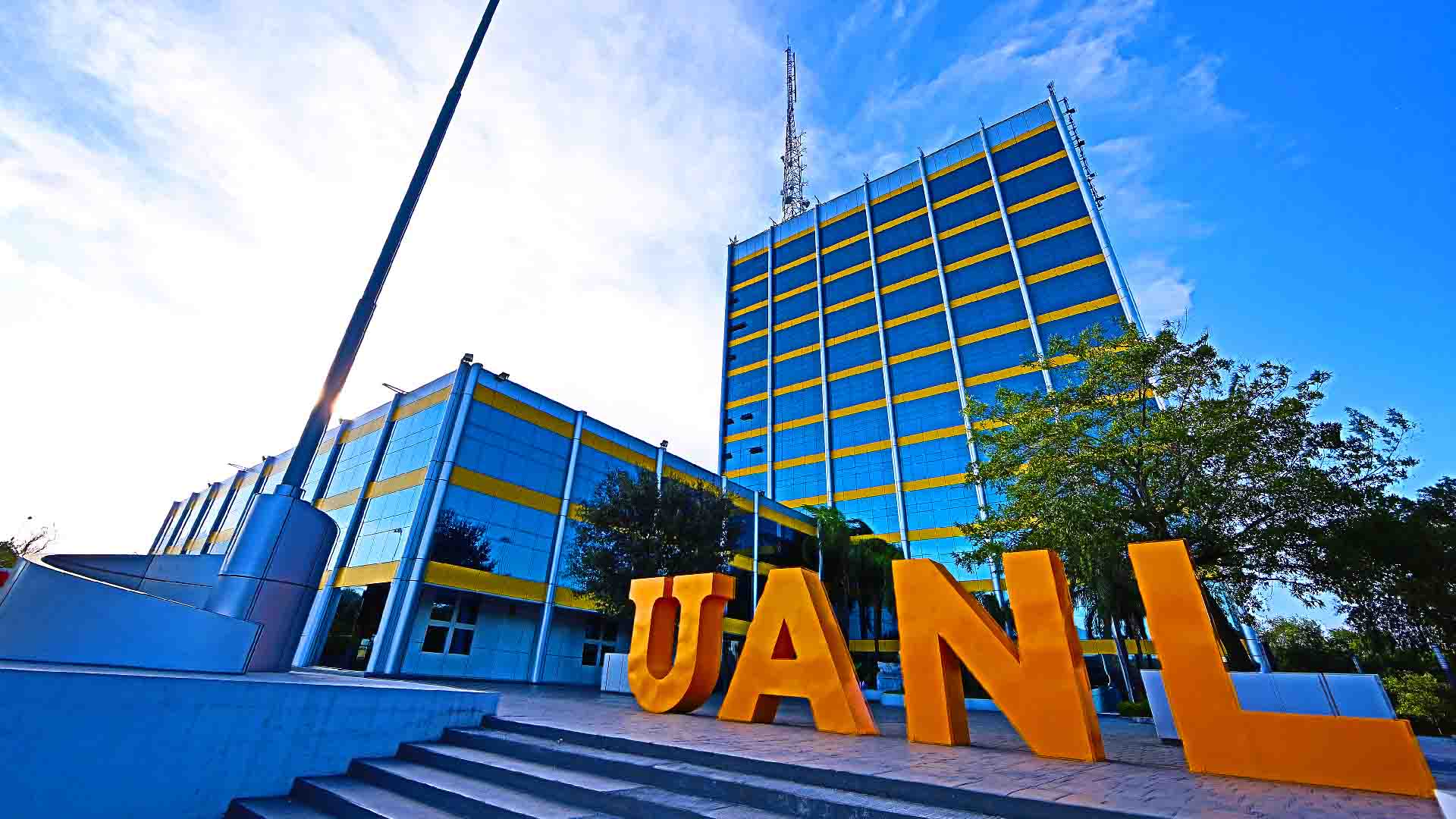 Inicia UANL ciclo académico febrero-junio 2021 – Contraportada